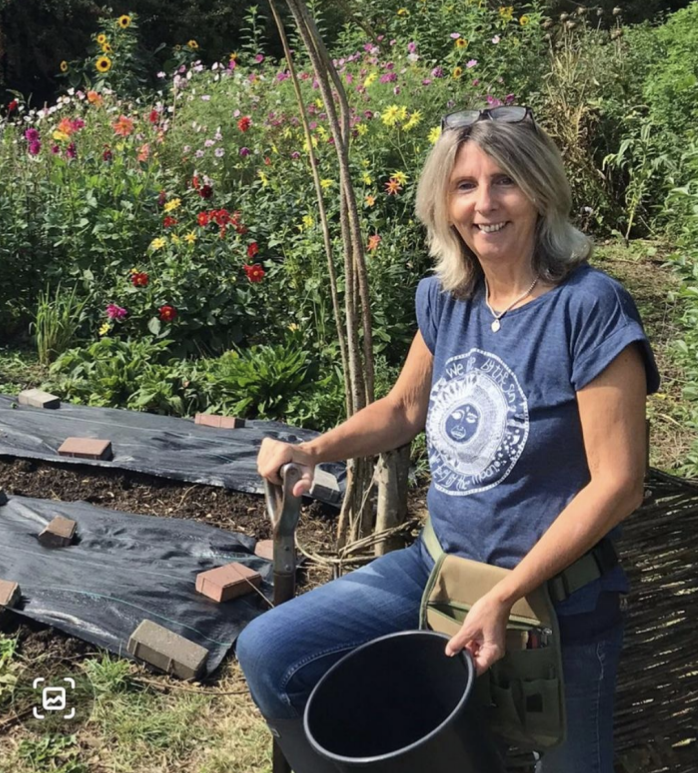 This Week's Guest Blogger is Cindy Seeley, the Owner of Amber Cottage ...